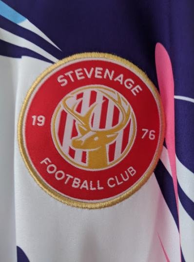Stevenage FC Especial Camiseta de Fútbol 2019 - 2020. Sponsored by ...