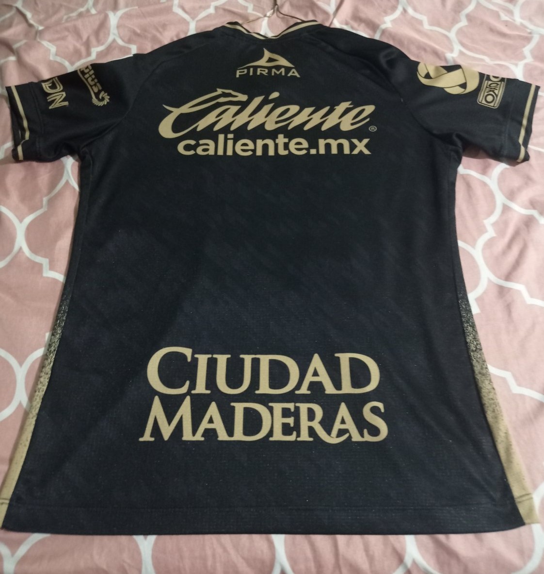 Leon Away football shirt 2020 - 2021. Sponsored by Cementos Fortaleza