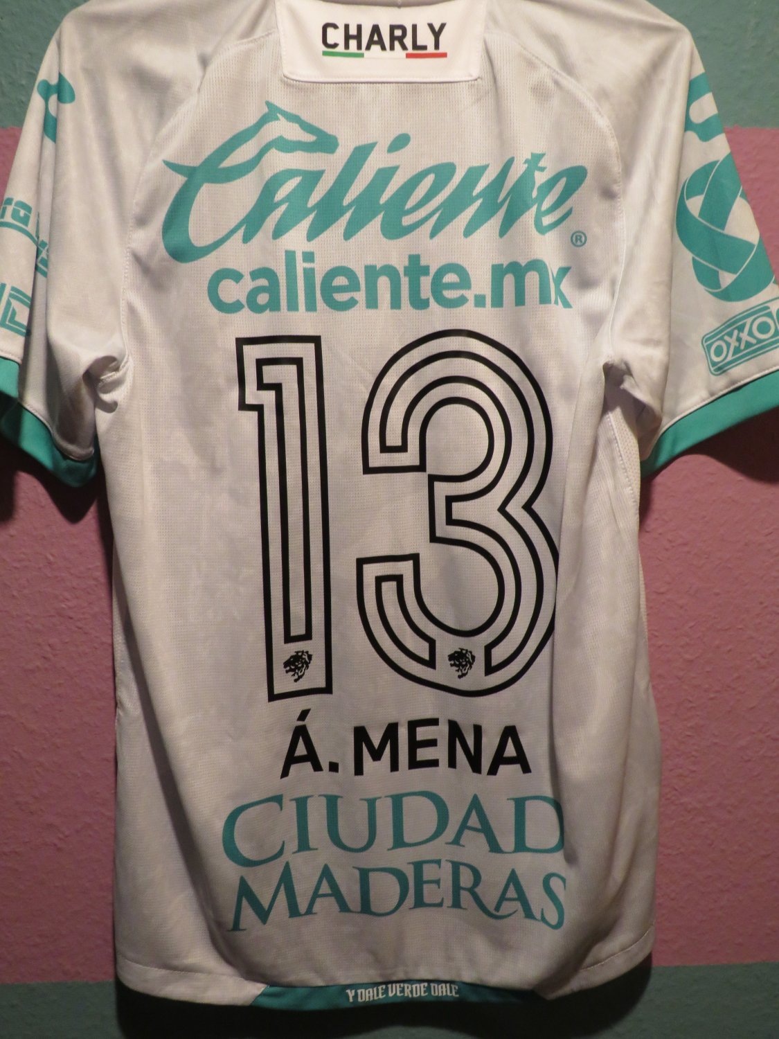 Leon Away football shirt 2021 - 2022. Sponsored by Telcel