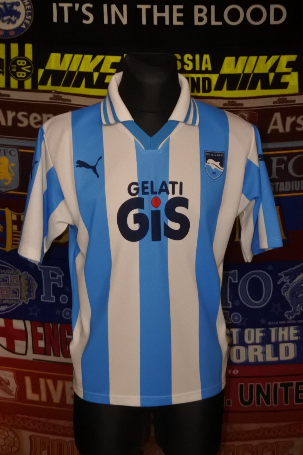 Pescara Home football shirt 1999 - 2002. Sponsored by Gelati GIS