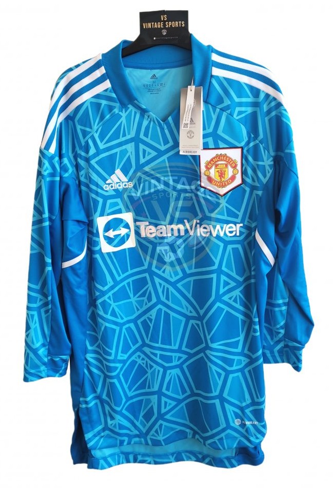 Manchester United Goalkeeper football shirt 2022 - 2023. Sponsored by ...