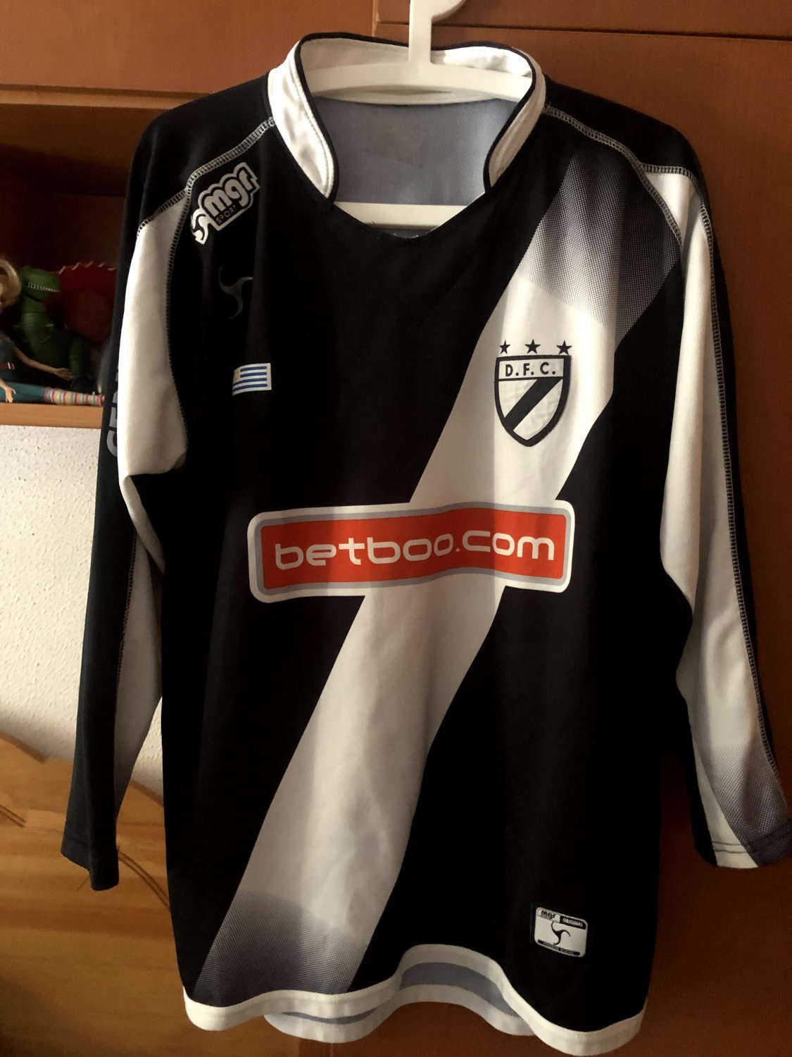 Danubio Cup Shirt football shirt 2008. Sponsored by betboo.com