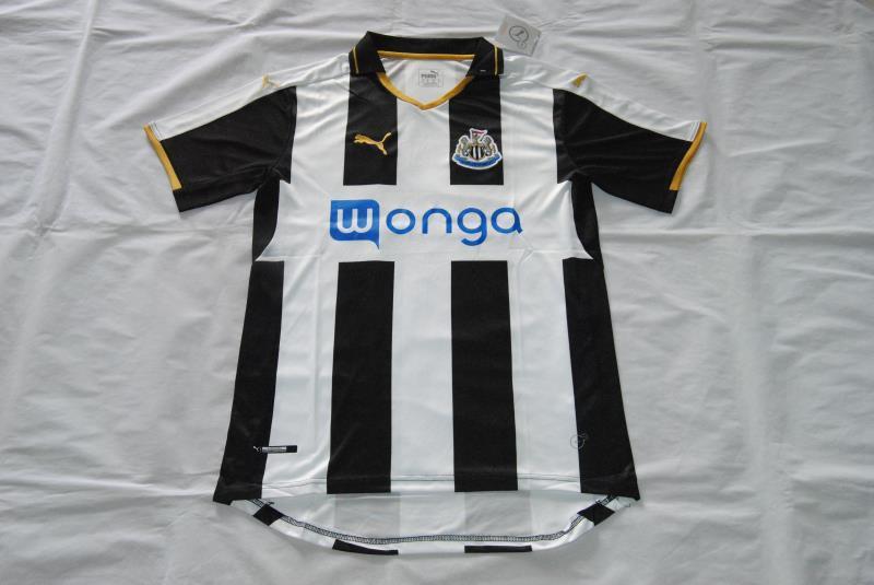 Newcastle Home football shirt 2016 - 2017. Sponsored by Wonga