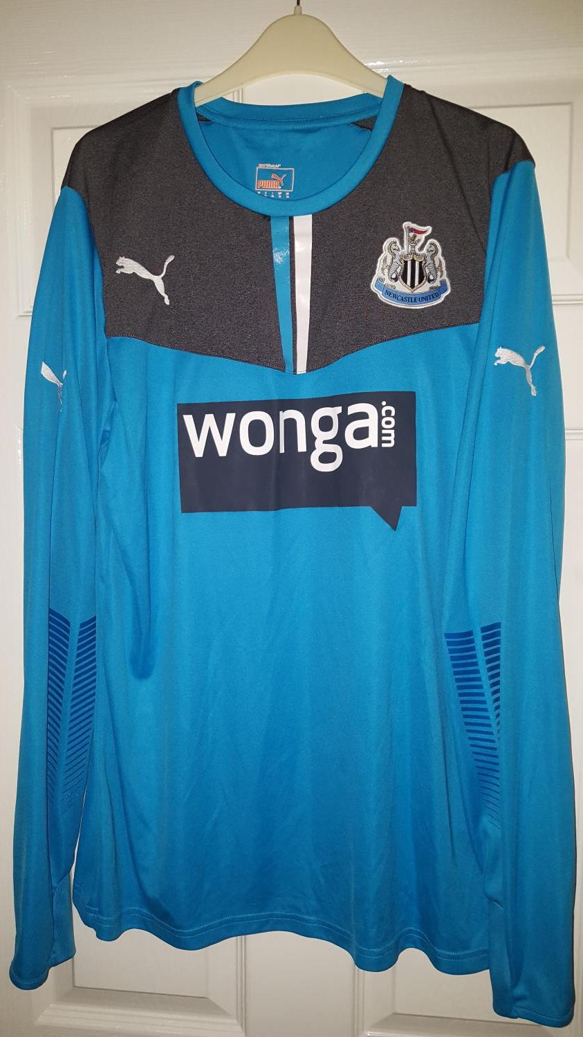 Newcastle Goalkeeper football shirt 2013 - 2014. Sponsored by Wonga
