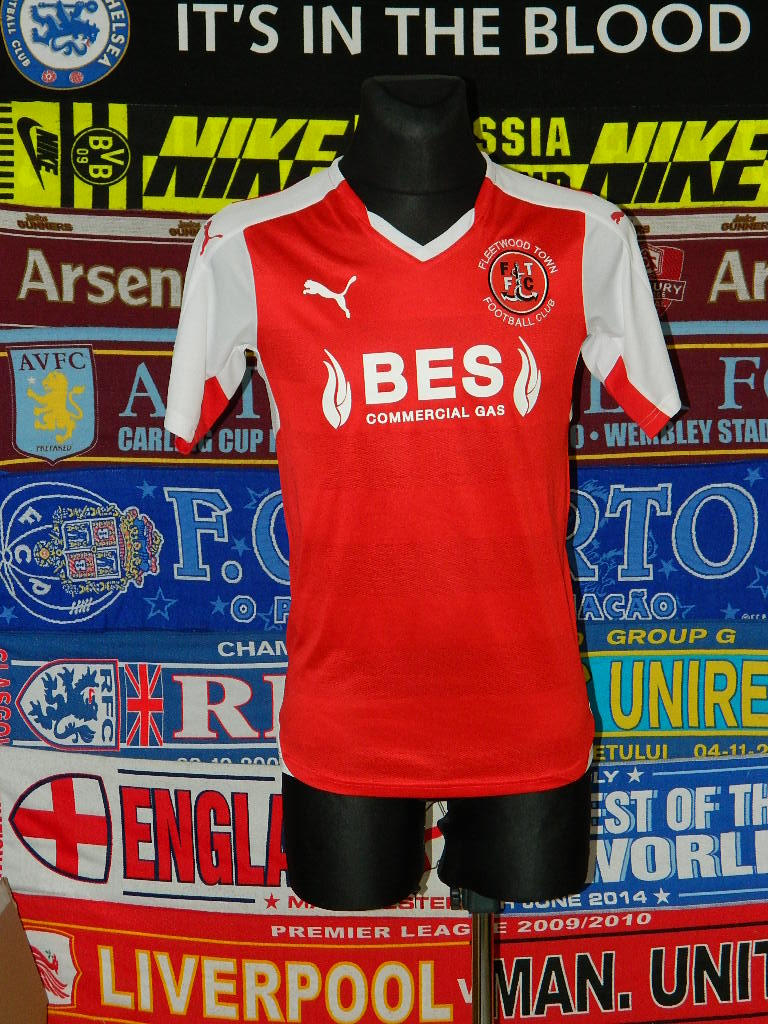 Fleetwood Town Home camisa de futebol 2015 - 2017. Sponsored by Bes Gas