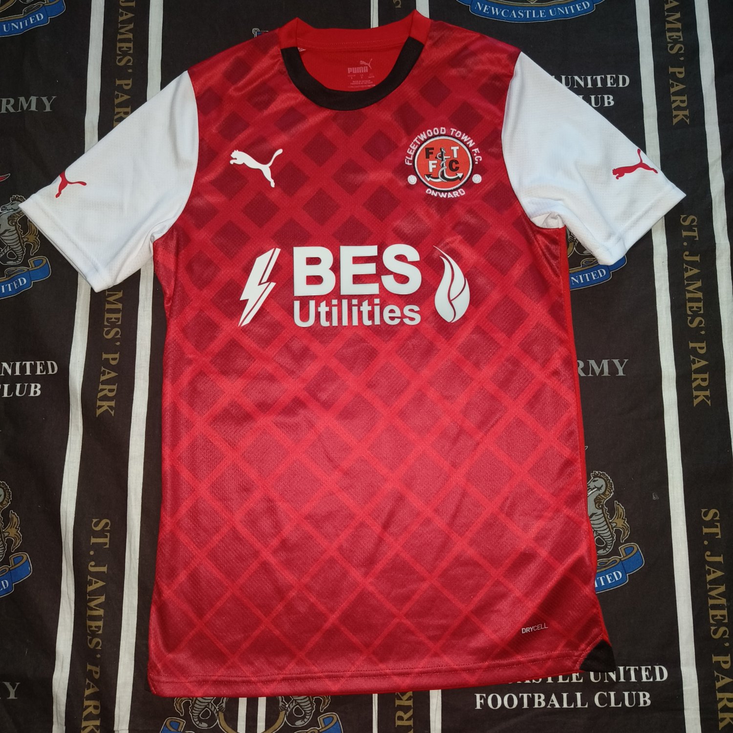 Fleetwood Town Home football shirt 2023 - 2024. Sponsored by Bes Utilities