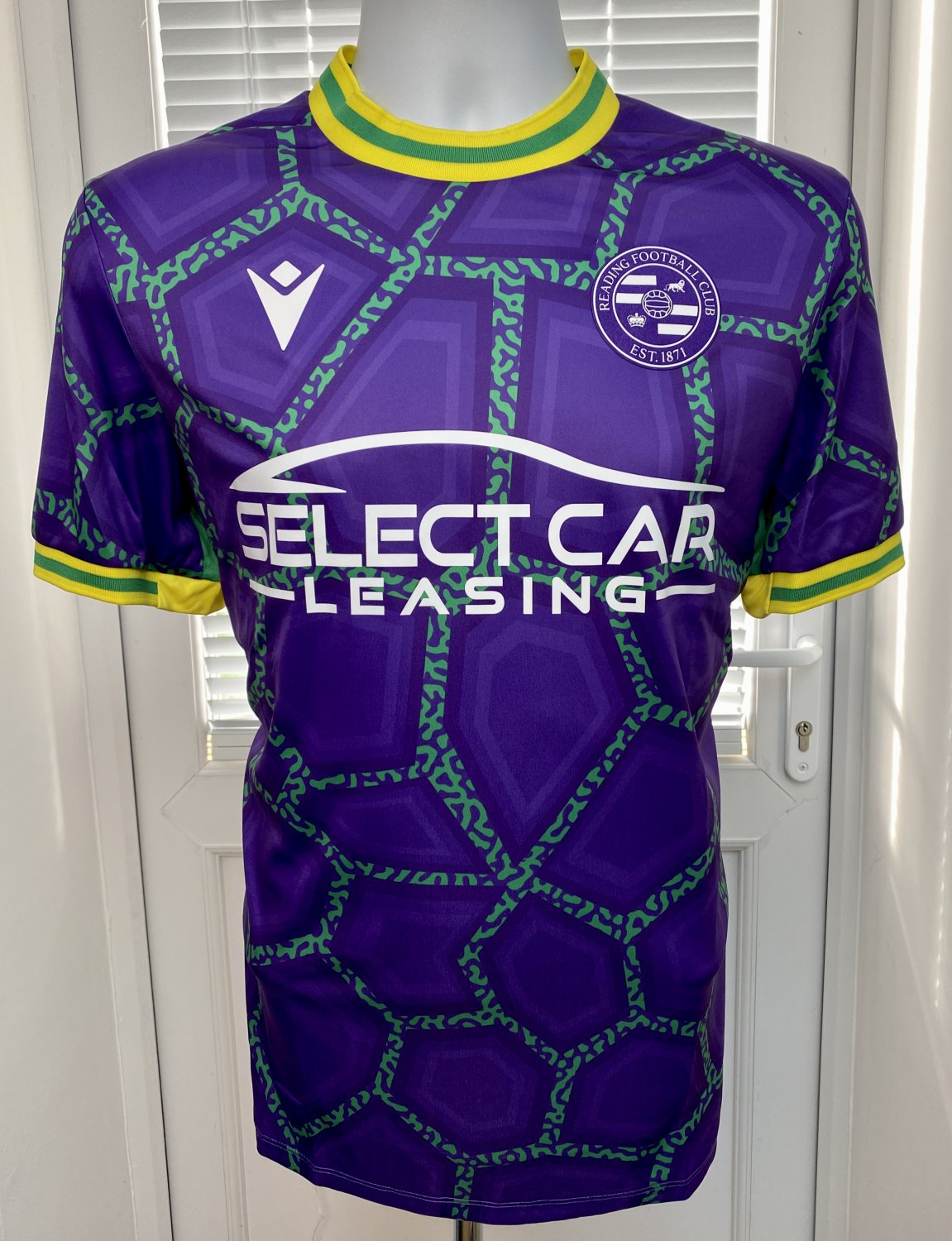 Reading Third football shirt 2023 - 2024. Sponsored by Select Car Leasing