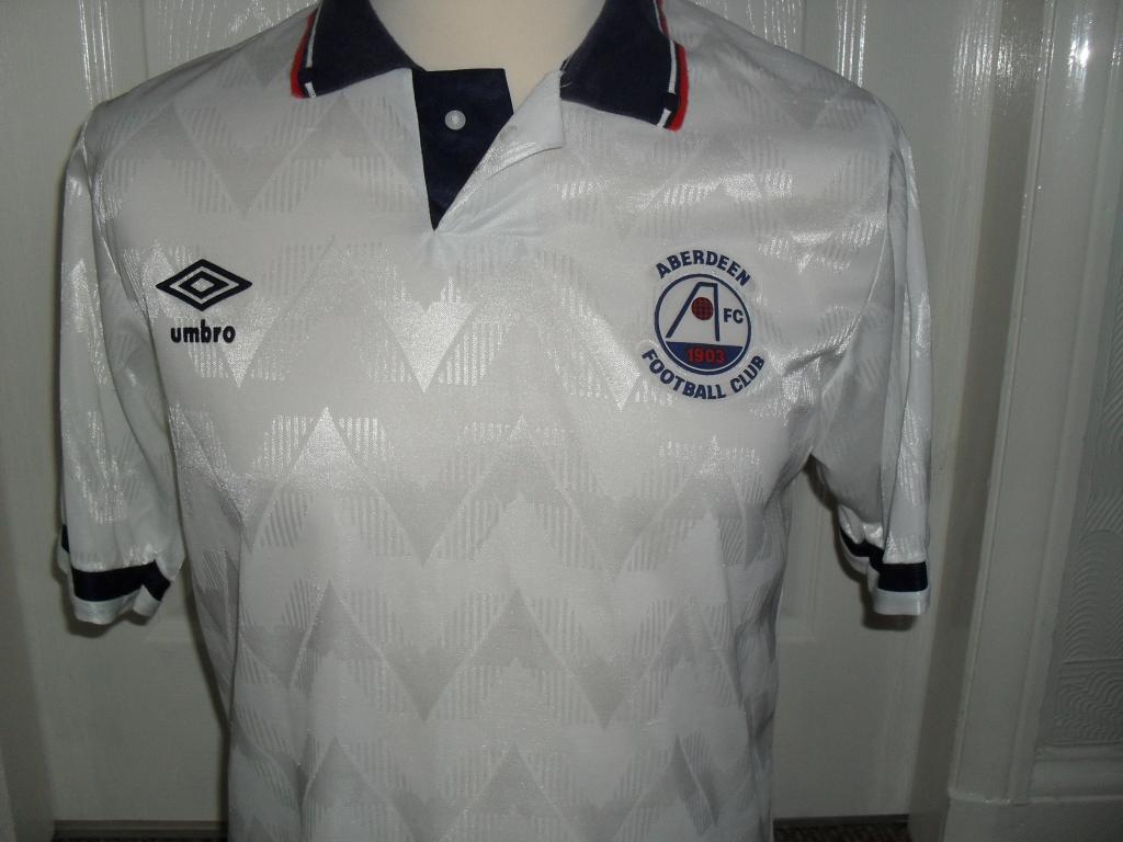 Aberdeen Away football shirt 1989 - 1990. Sponsored by no sponsor