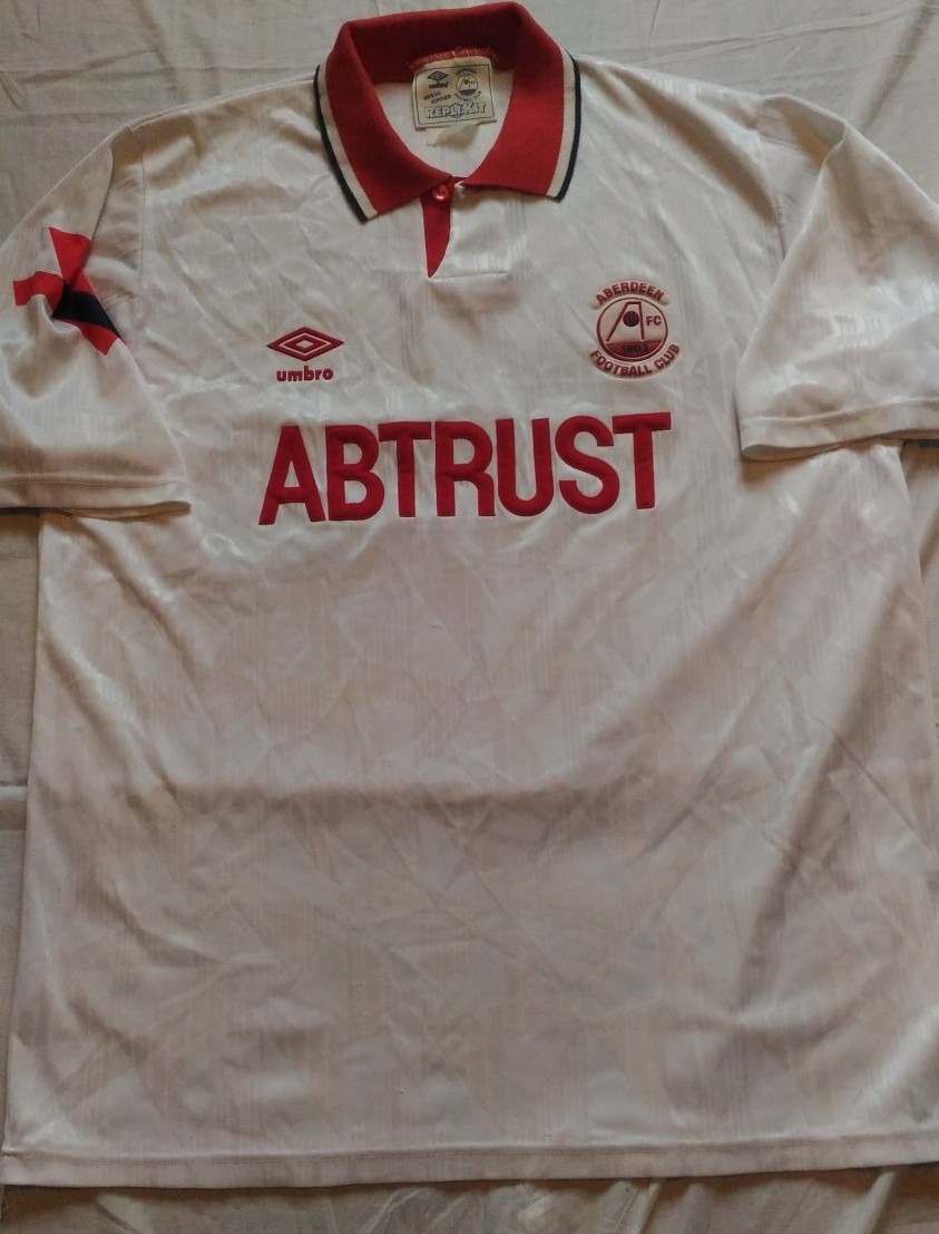 Aberdeen Away football shirt 1990 - 1992. Sponsored by ABTrust