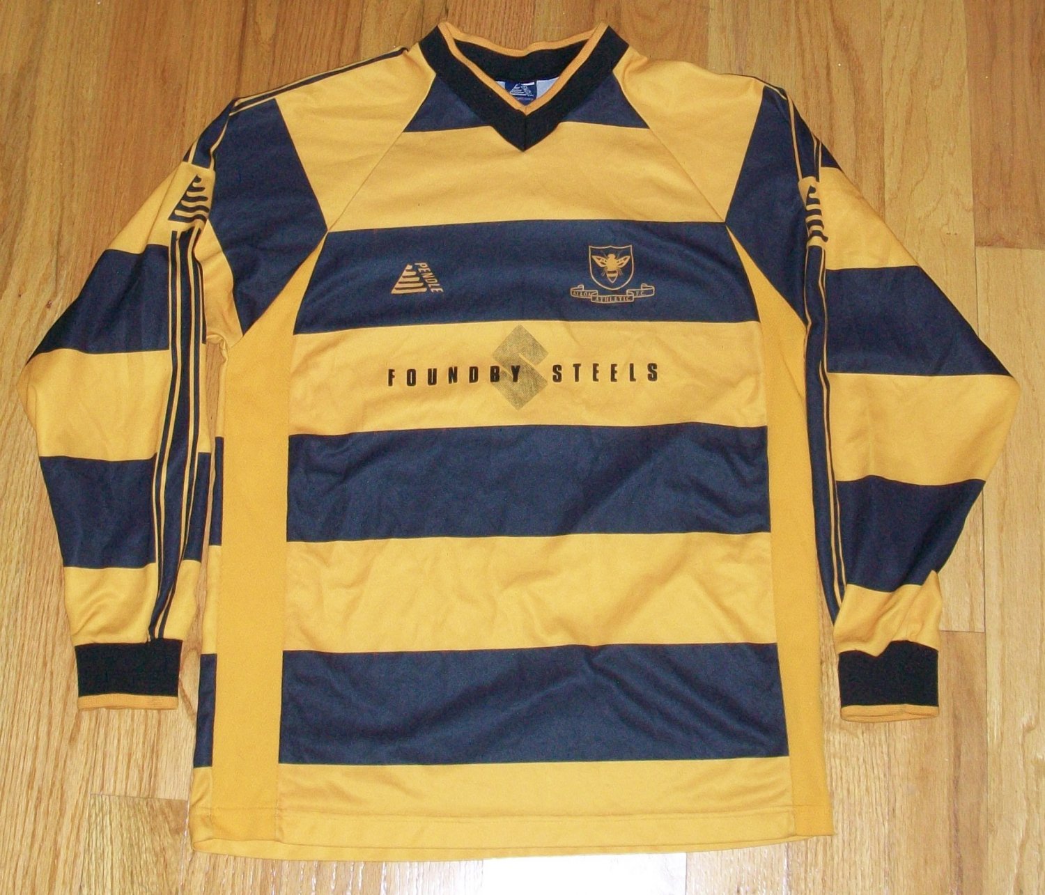 Alloa Home football shirt 2003 - 2004. Sponsored by Foundry Steels