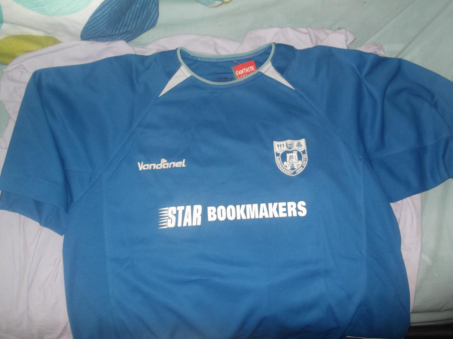 Barking FC Home Maillot de foot 2003 - 2005.