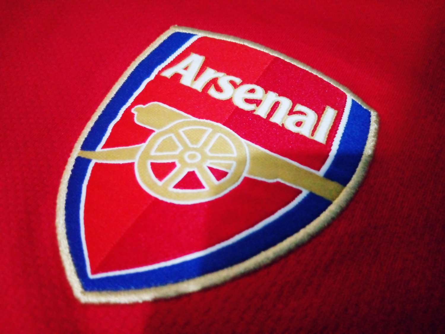 Arsenal Home football shirt 2006 - 2008. Sponsored by Emirates