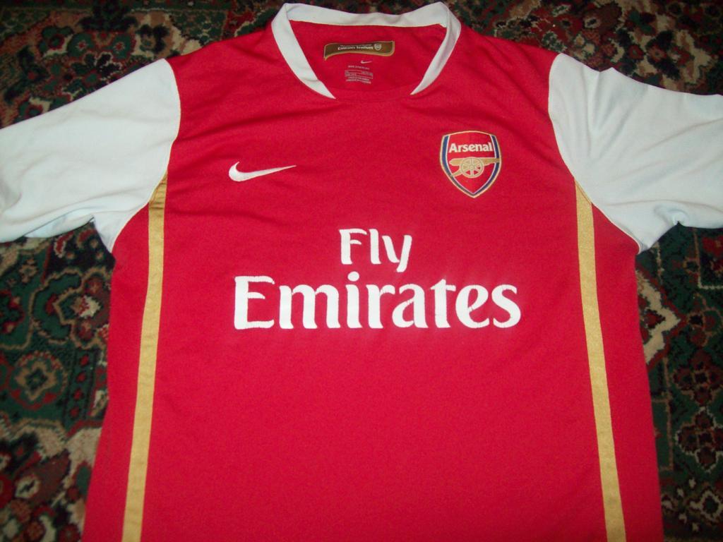 Arsenal Home Maillot de foot 2006 - 2008. Sponsored by Emirates