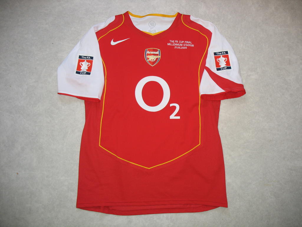 Arsenal Home football shirt 2004 - 2005. Sponsored by O2