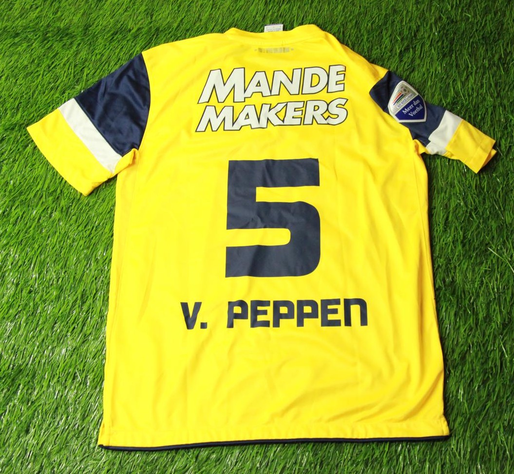 RKC Waalwijk Home football shirt 2011 - 2012