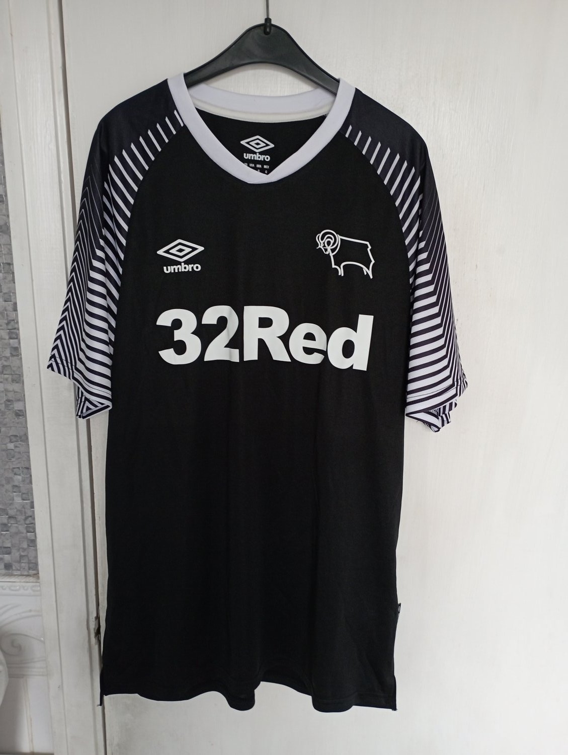Derby County Third football shirt 2019 - 2020. Sponsored by 32Red