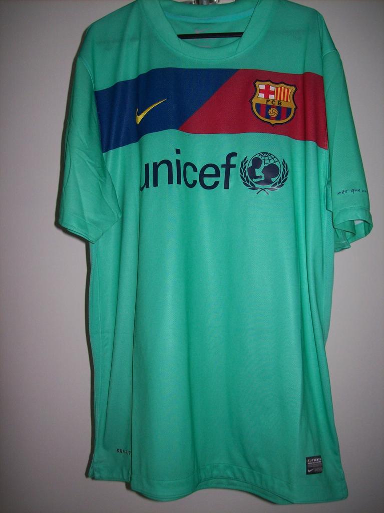 Barcelona Away football shirt 2010 - 2012. Sponsored by Unicef