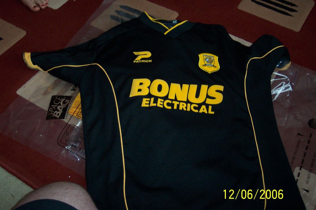 Hull City Away football shirt 2003. Sponsored by Bonus Electrical