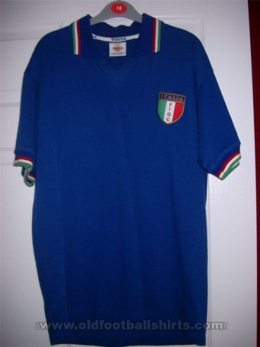 Italy Retro Replicas football shirt 1982