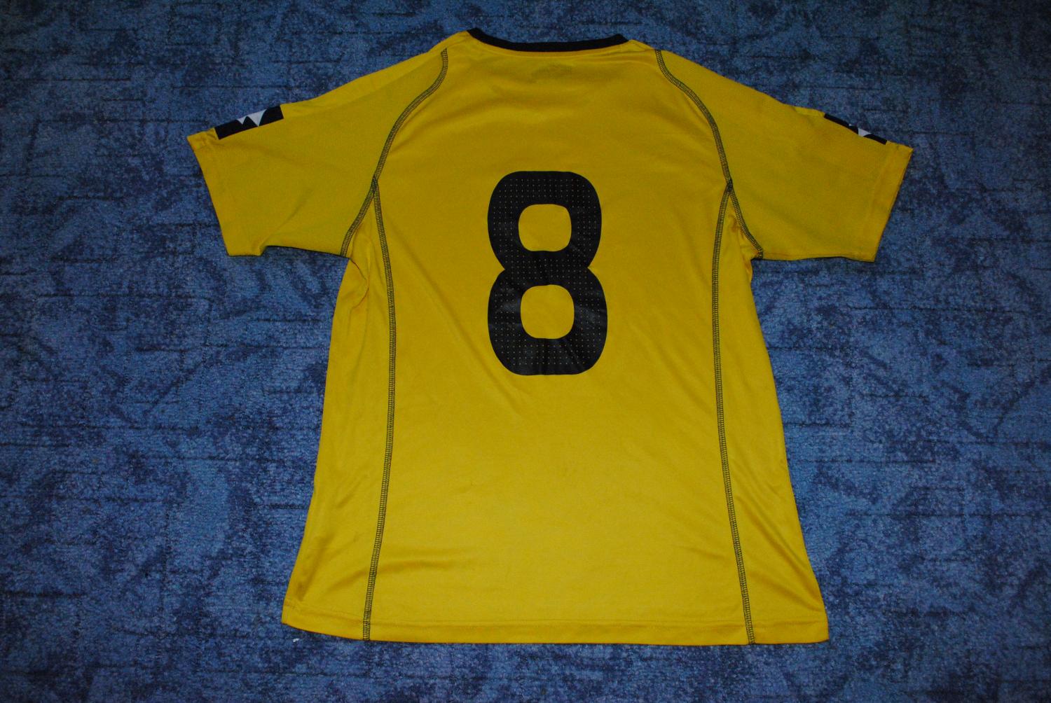 FC Hoverla Uzhhorod Home football shirt (unknown year)
