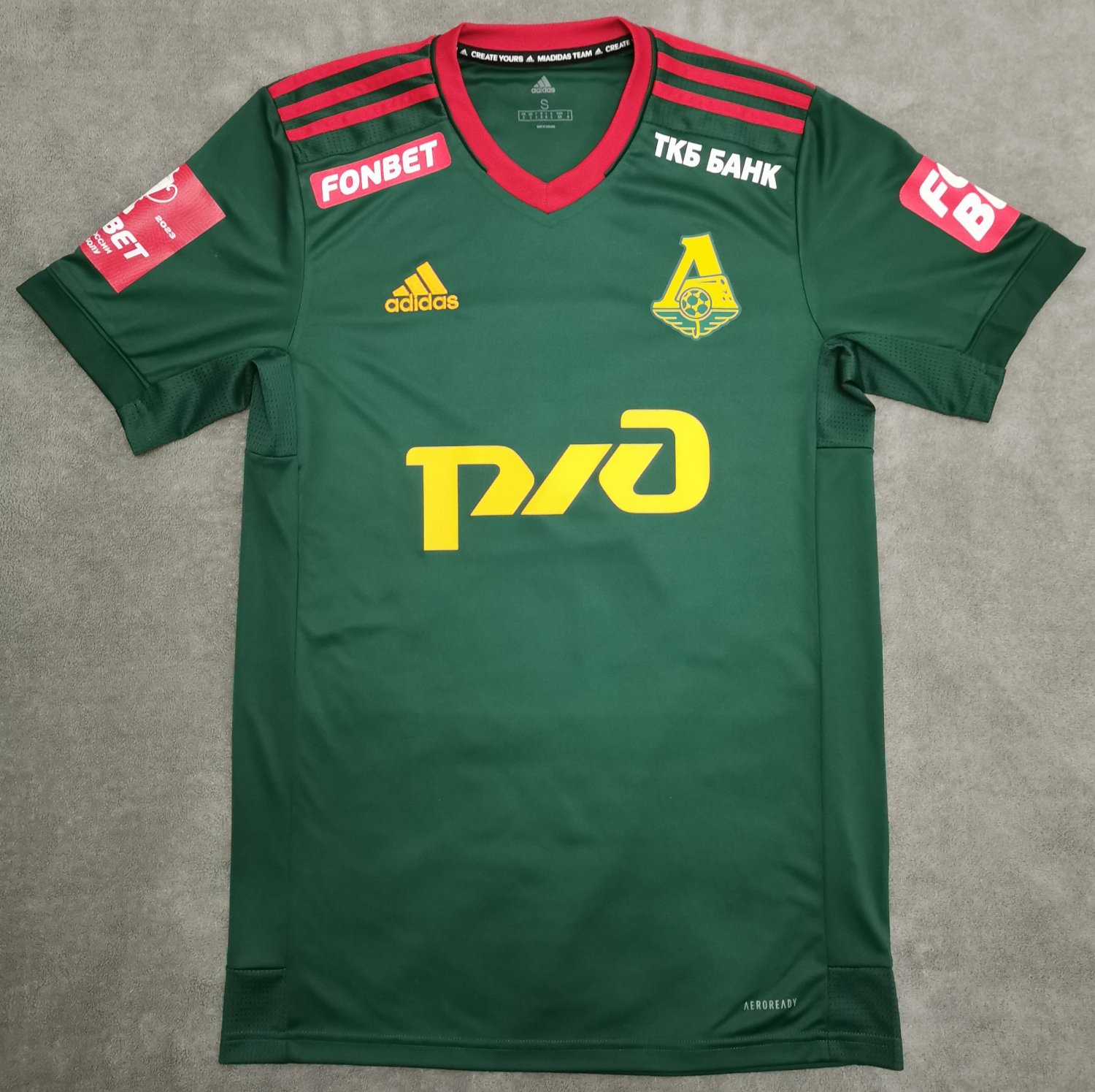 Lokomotiv Moscow Home football shirt 2022 - 2023. Sponsored by Russian Railways
