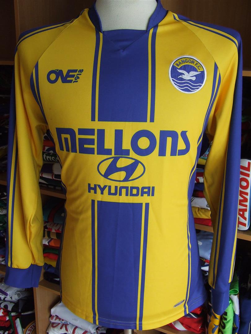 Bangor FC Home football shirt 2010 - 2011