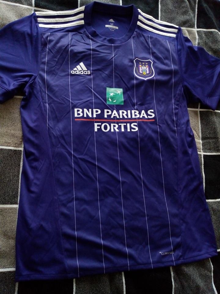 Anderlecht Home football shirt 2017 - 2018. Sponsored by BNP Paribas Fortis