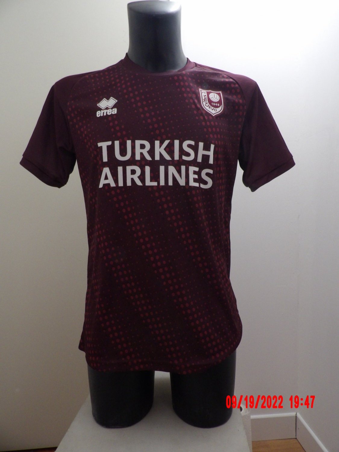 FK Sarajevo Home football shirt 2021 - 2022. Sponsored by Turkish Airlines