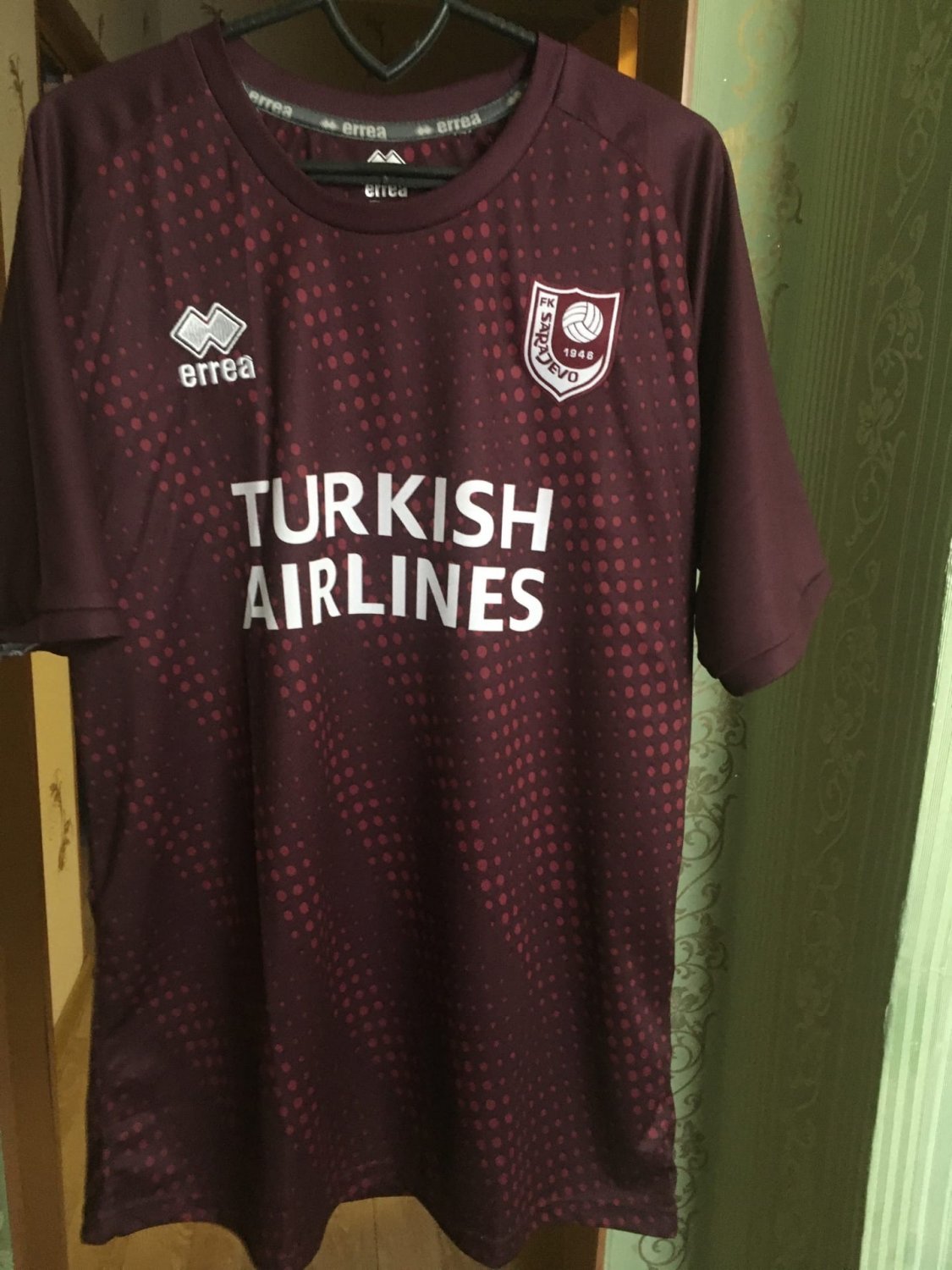 FK Sarajevo Home football shirt 2021 - 2022. Sponsored by Turkish Airlines