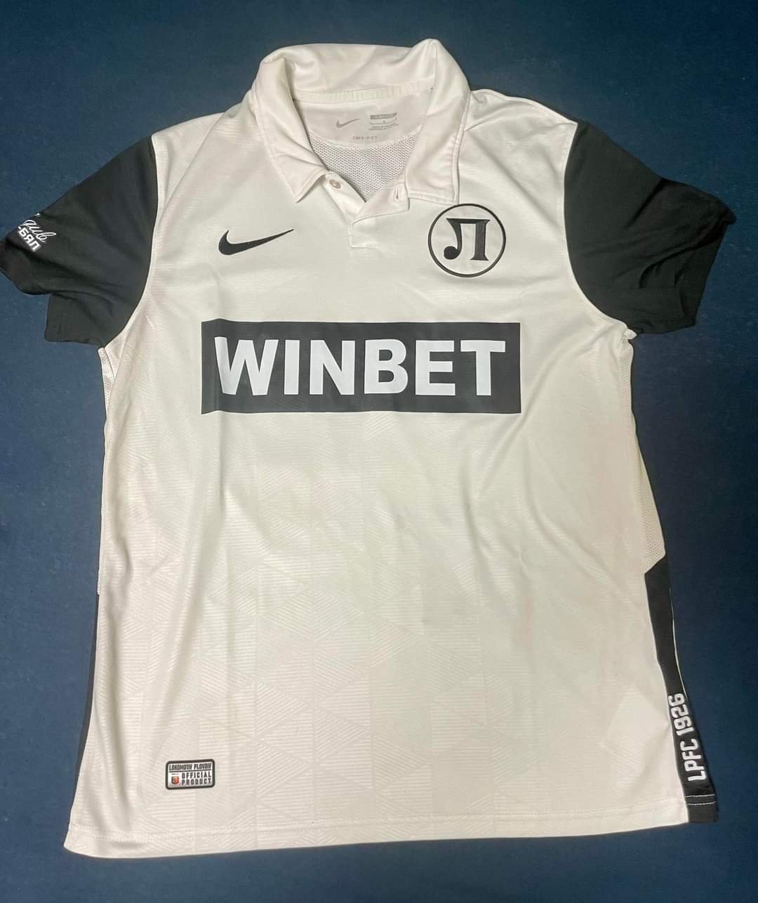 Lokomotiv Plovdiv Home football shirt 2023 - 2024. Sponsored by Winbet