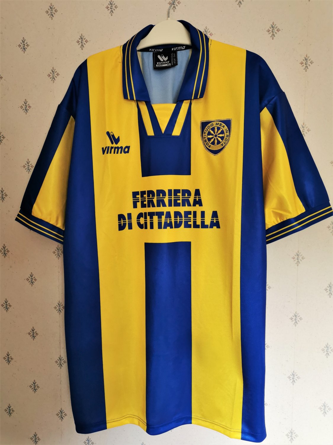 Carrarese Calcio Home football shirt 1998 - 1999