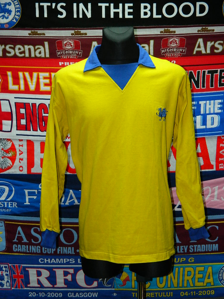 Old Leyton Orient football shirts and soccer jerseys