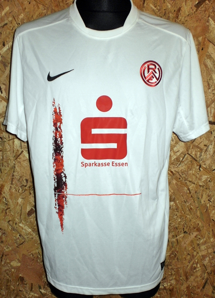 Rot-Weiss Essen Away football shirt 2012 - 2013