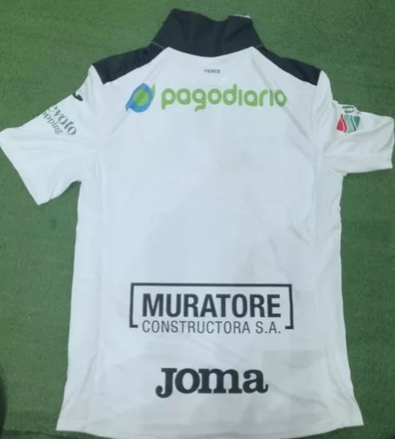 Club Atlético Fénix Home football shirt 2016 - 2017. Sponsored by Urbanotec
