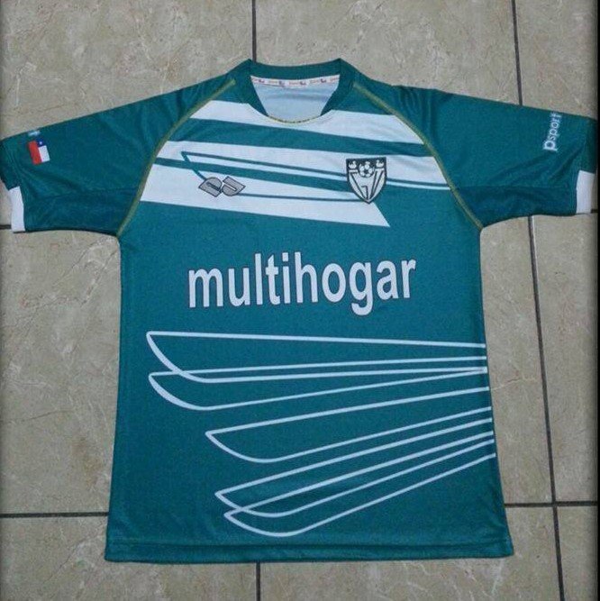 General Velásquez Home football shirt 2013. Sponsored by Multihogar