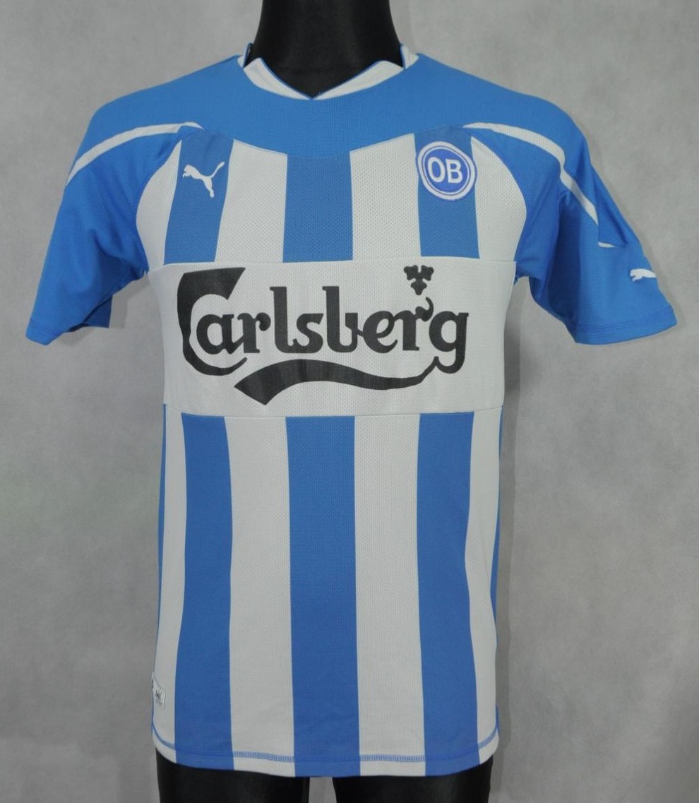 Odense BK Home football shirt 2011 - 2012. Sponsored by Carlsberg