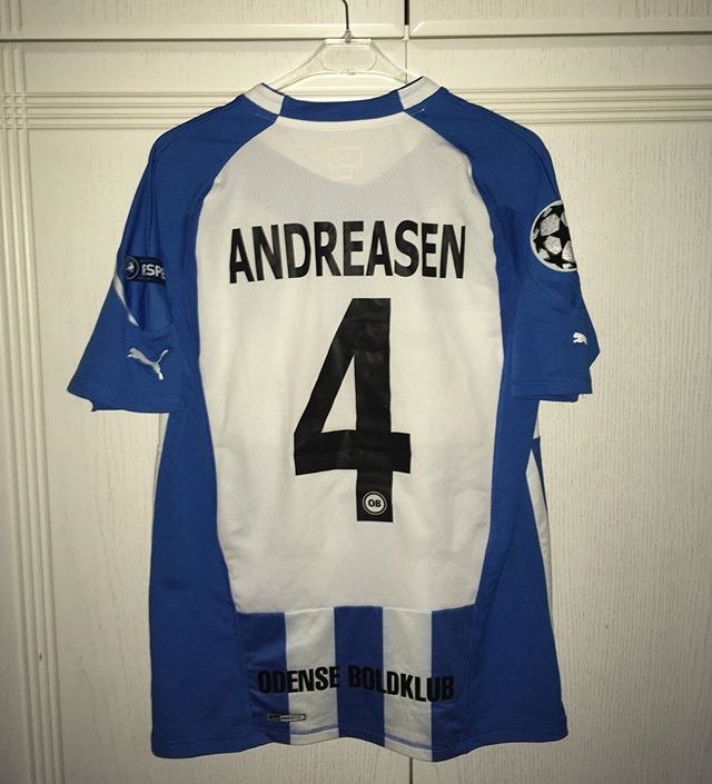 Odense BK Home football shirt 2011 - 2012. Sponsored by Carlsberg