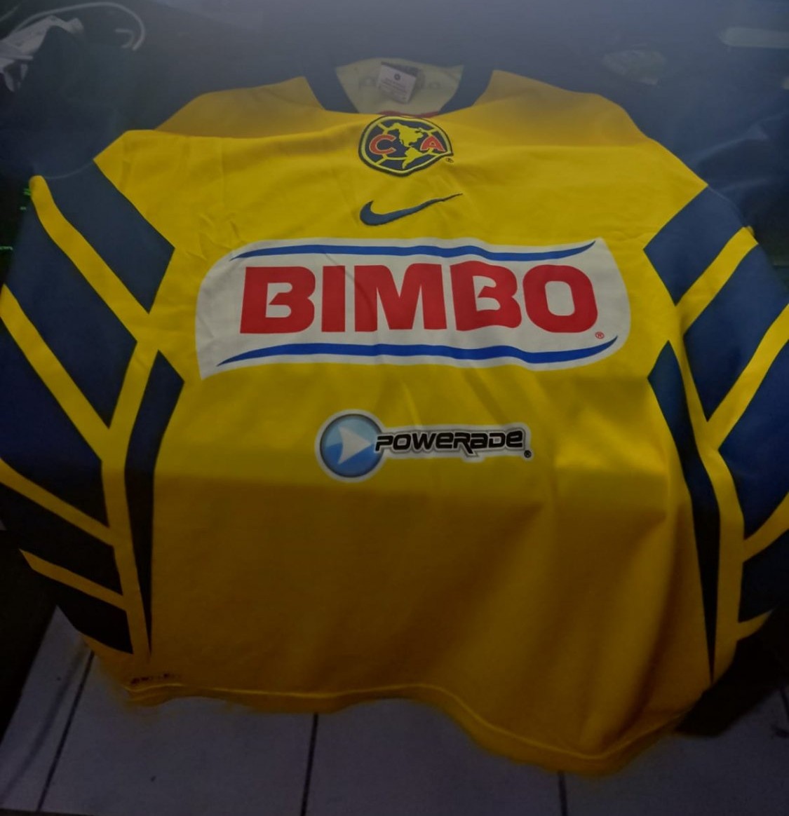 Club America Home football shirt 2010 - 2011. Sponsored by Bimbo