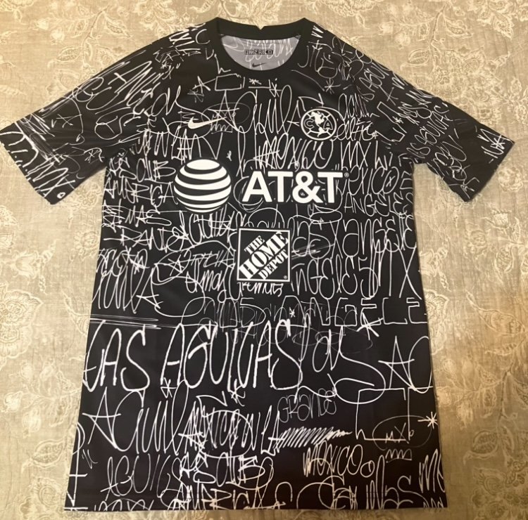Club America Training/Leisure football shirt 2021. Sponsored by AT&T