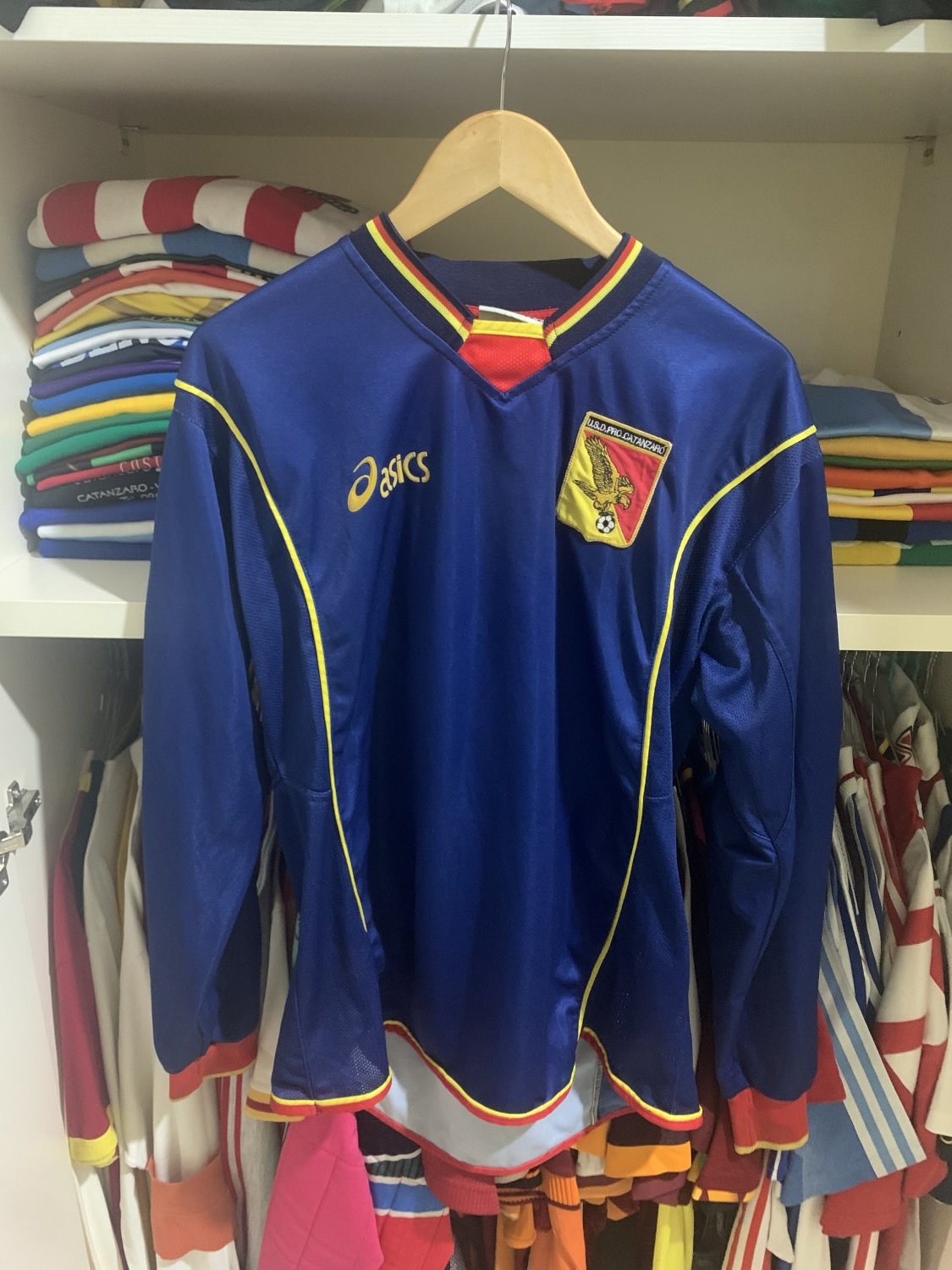 Old USD Pro Catanzaro football shirts and soccer jerseys