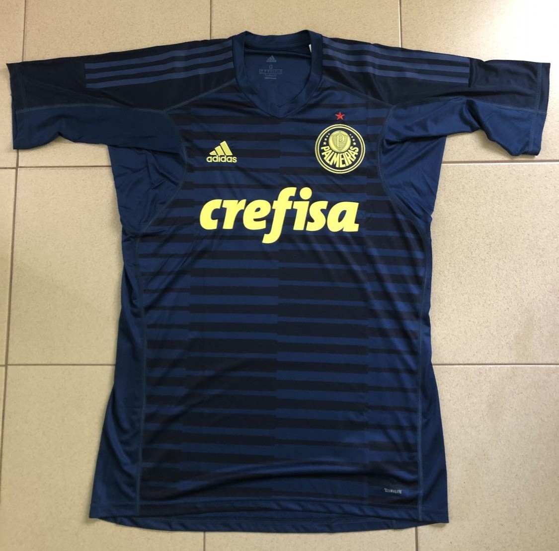 Palmeiras Goalkeeper football shirt 2018. Sponsored by Crefisa